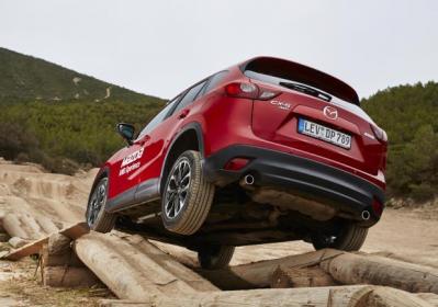 Foto Mazda i-ACTIV AWD offroad - Patentati