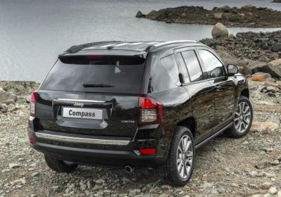 Jeep Compass Black Edition, equipaggiamento e prezzo - Patentati