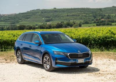 Foto Skoda Octavia Wagon ibrida anteriore - Patentati
