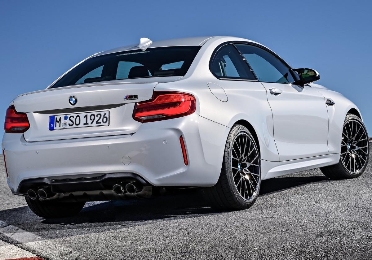 Foto BMW M2 Competition tre quarti posteriore - Patentati