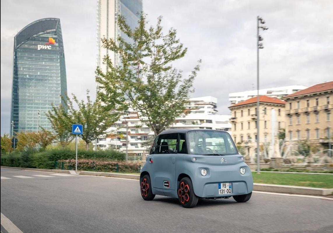 Citroën Ami, il test del piccolo quadriciclo elettrico guidabile a 14 ...