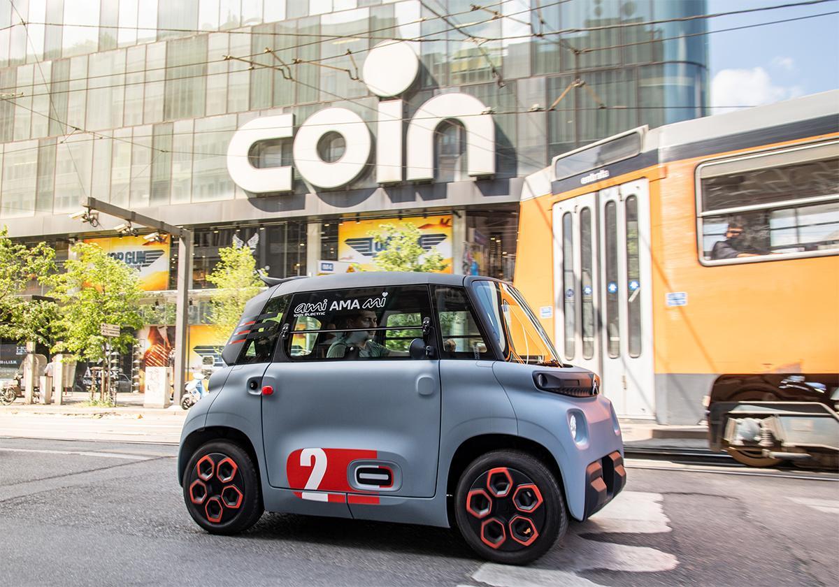 Foto Coin store Milano e Citroen AMI - Patentati