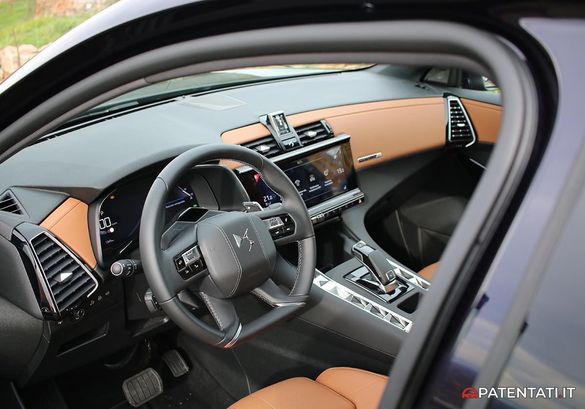 Foto DS7 Crossback PureTech 180 interni - Patentati