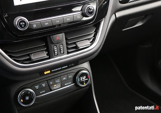 Foto Ford Fiesta 1.5 TDCI 85 CV Titanium console centrale - Patentati