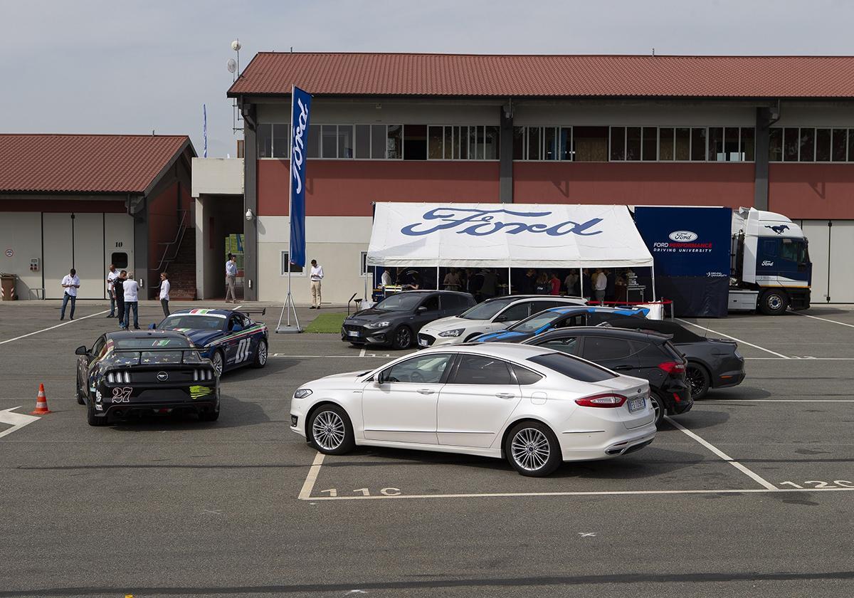 Ford Performance Driving University, in pista con l'Ovale - Patentati