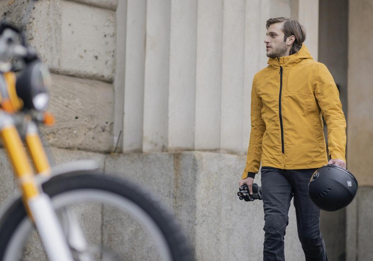 GIACCA NEW STEP: design e stile per le due ruote - Patentati