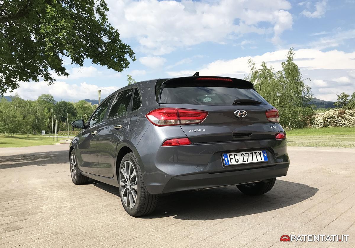 Foto Hyundai i30 1.6 CRDi 136 CV DCT prova su strada - Patentati