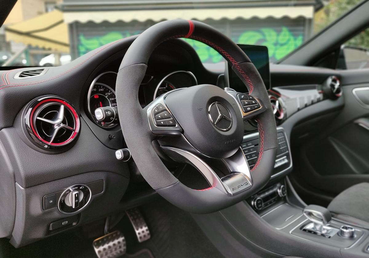 Foto Mercedes-AMG CLA 43 Serie Speciale Race Edition interni - Patentati
