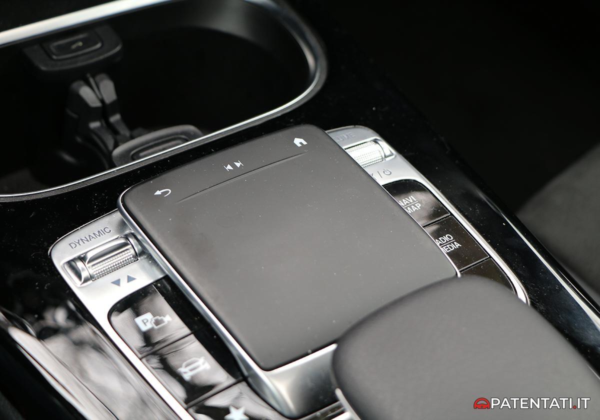 Foto Mercedes Classe A 200 Automatic Premium touchpad - Patentati