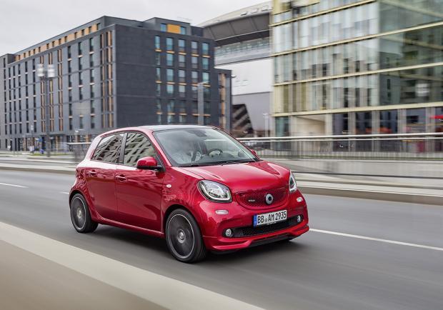 Foto Nuova Smart Brabus Forfour - Patentati