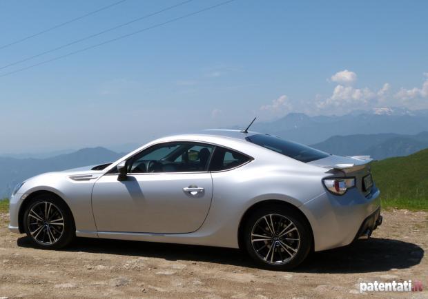 Foto Prova Subaru BRZ profilo lato sinistro - Patentati