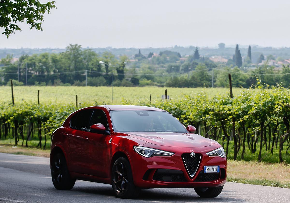 Foto Le Strade Stellate di Alfa Romeo 04 - Patentati