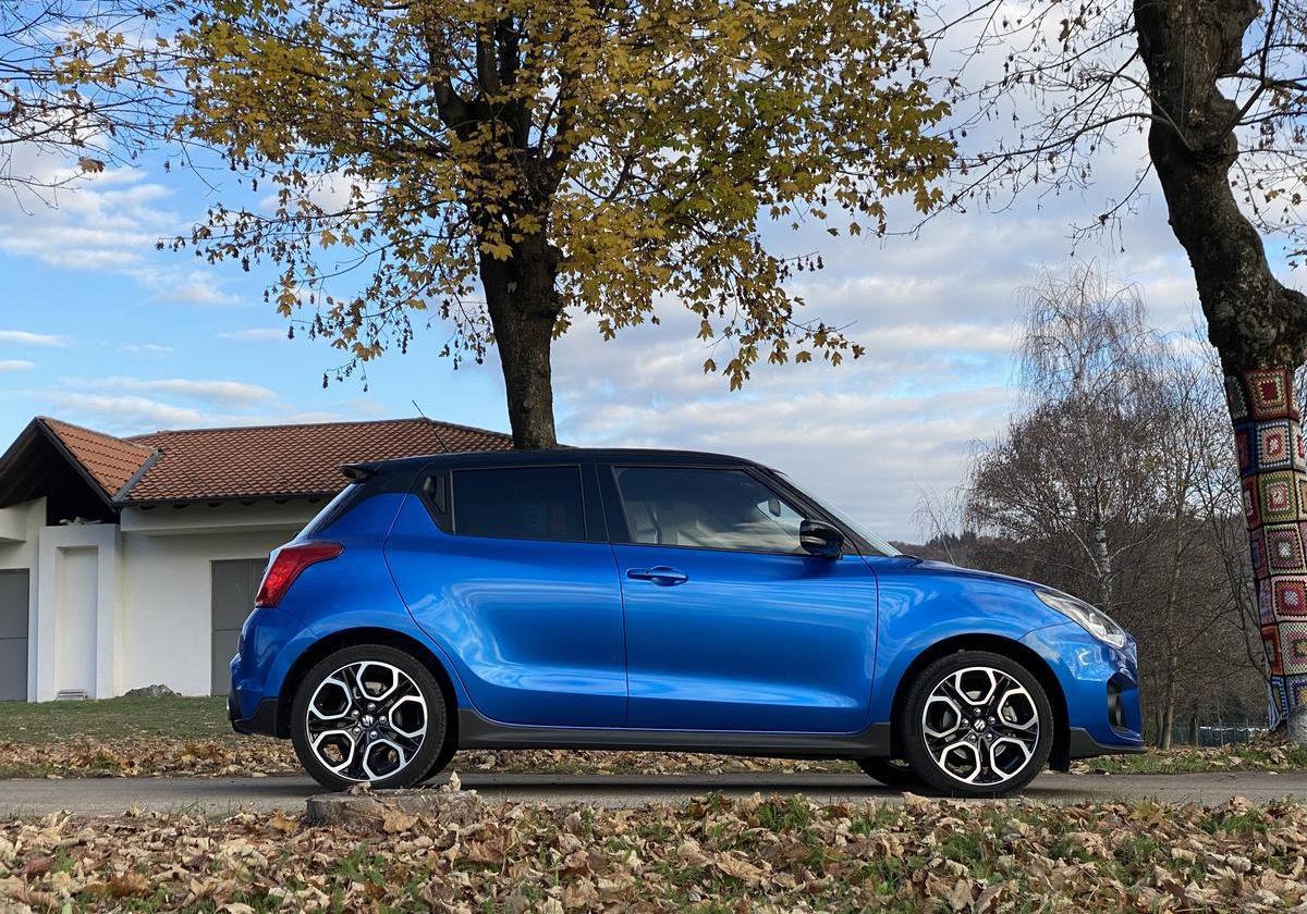 Foto Suzuki Swift Sport Hybrid Blu Azzorre - Patentati
