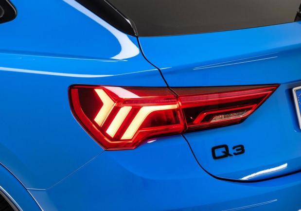 Foto Audi Q3 Sportback TFSI e Identity Black sigla modello - Patentati