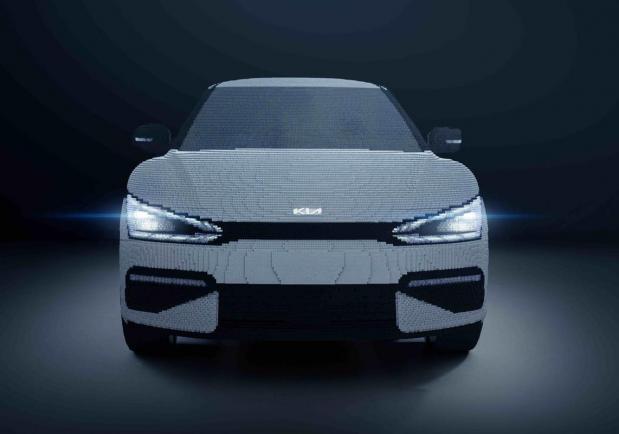 La Kia EV6 nell’opera d’arte in Lego “Brick To The Future” - Patentati
