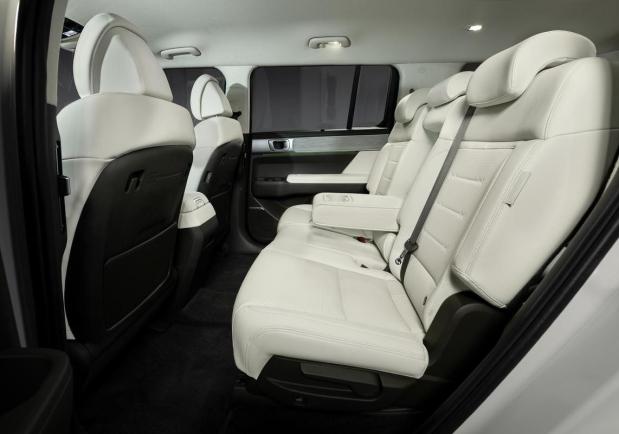 Foto Hyundai Santa Fe 2024 seconda fila sedili - Patentati