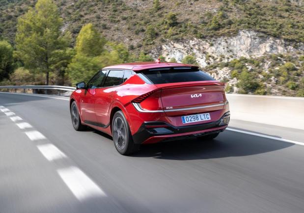 Kia EV6 AWD GT Line, il test della versione 4x4 da 325 Cv - Patentati