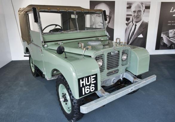 Foto Land Rover HUE 166 - Patentati