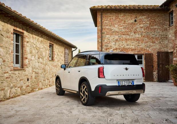 Foto Mini Countryman C ibrida 48V bianca - Patentati