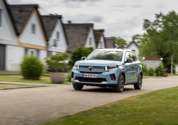 Foto Nuova Citroen C3 2024 blue montecarlo - Patentati