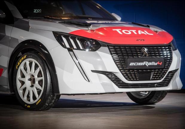 Foto Nuova Peugeot 208 Rally 4 frontale - Patentati